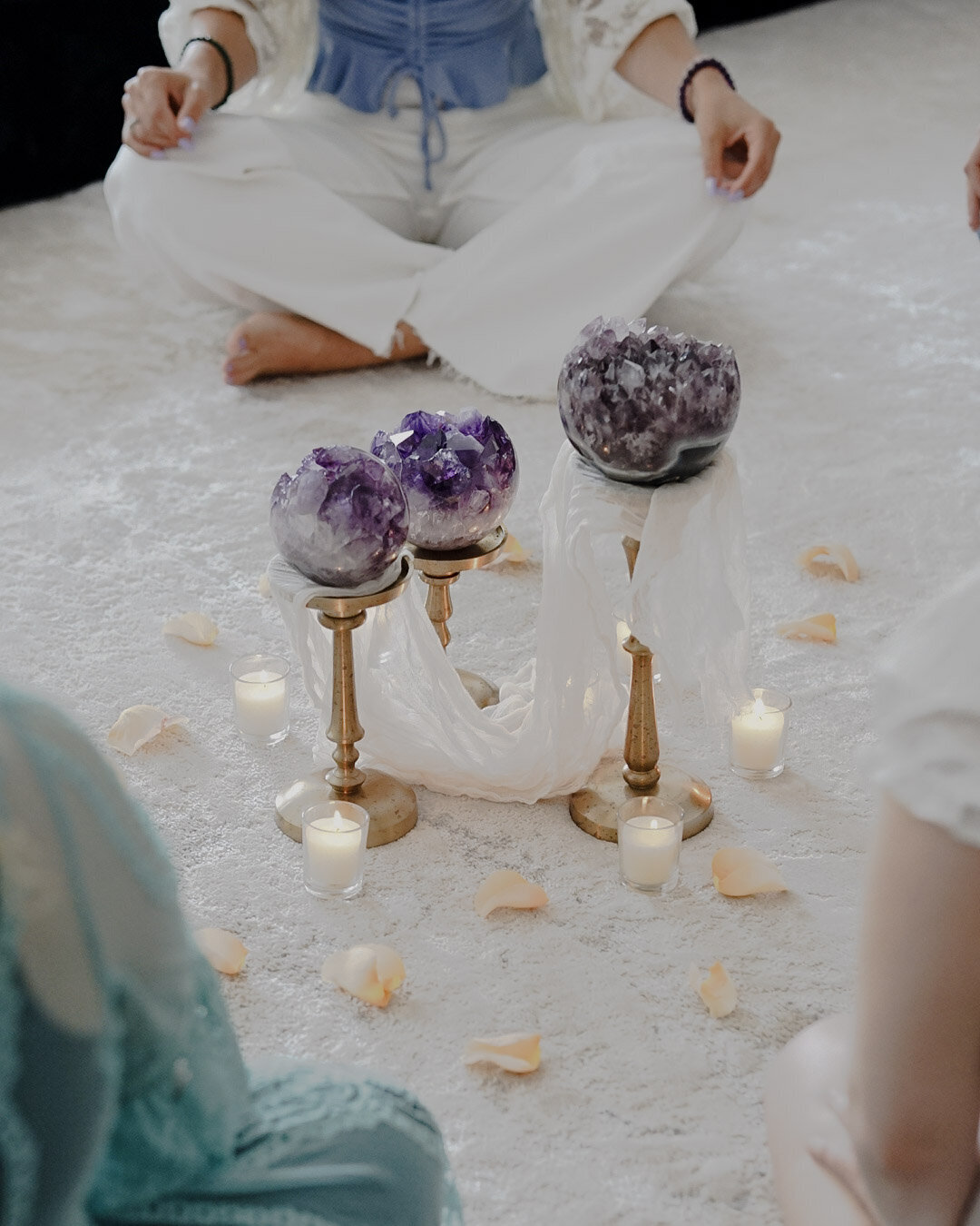 A MODERN METAPHYSICAL SHOP + HEALING SPACE FOR YOUR SOUL.