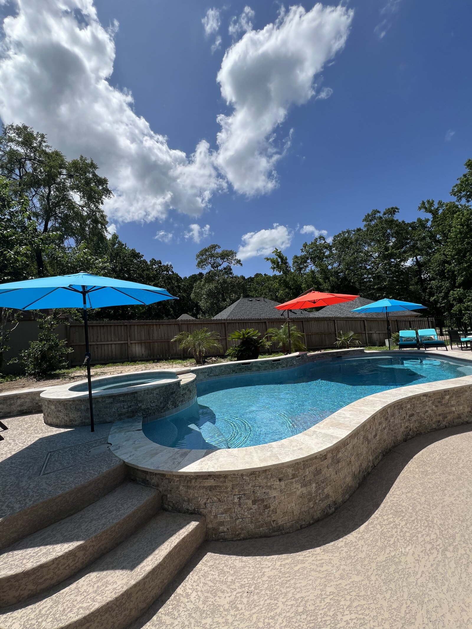 Pool Builder in Spring, TX | Blue Water Pools by Design