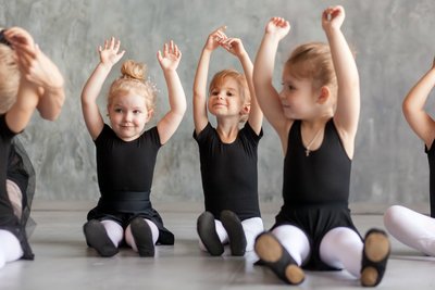 Universal Dance Company | Dance classes Springwood | Brisbane Southside