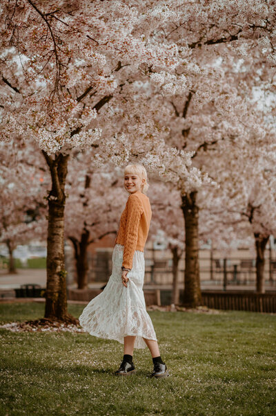 Spring Senior Pictures Guide