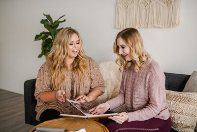 Meet Emma | Sioux Falls, South Dakota Boudoir Photographer | Emma ...