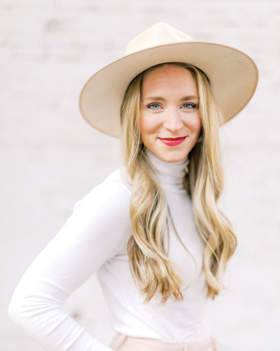 Ashley Nicole Creative | Nebraska Luxury Wedding and Branding Photographer