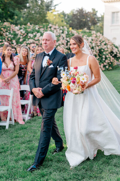 About Your Connecticut Photographer | Jennifer Nichole & Co Photography