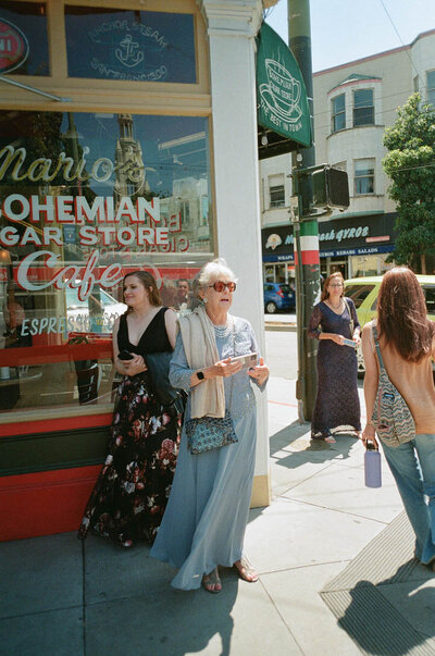 Amanda Pool Photo | Digital & film wedding photographer