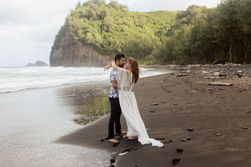 How to Elope in Hawaii - Plan Your Hawaii Elopement