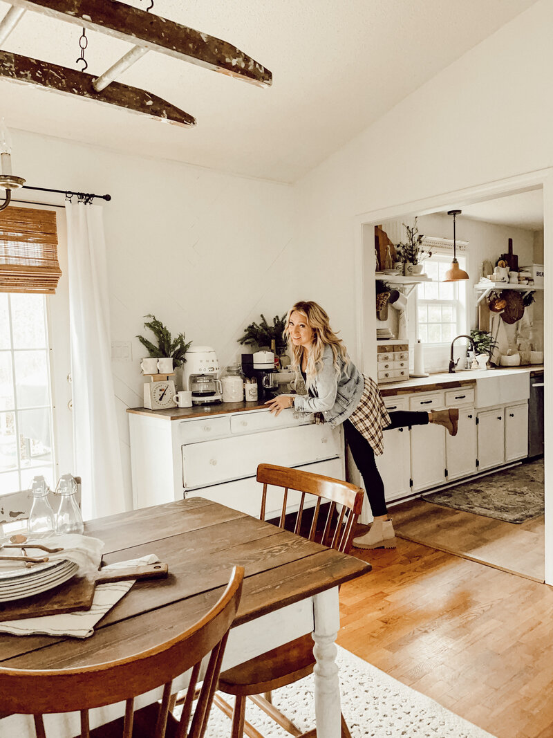 Itty Bitty Farmhouse Cozy Home Inspo And Help With Social Media For