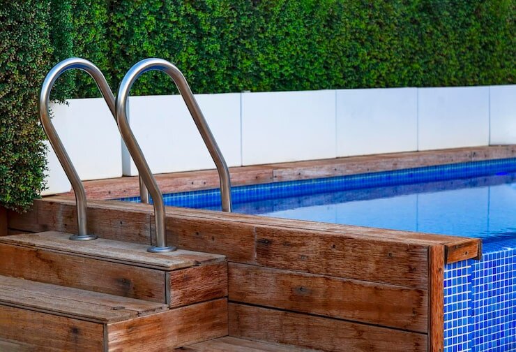 Is Your Pool Fence Code Compliant in Florida? Here's What Matters