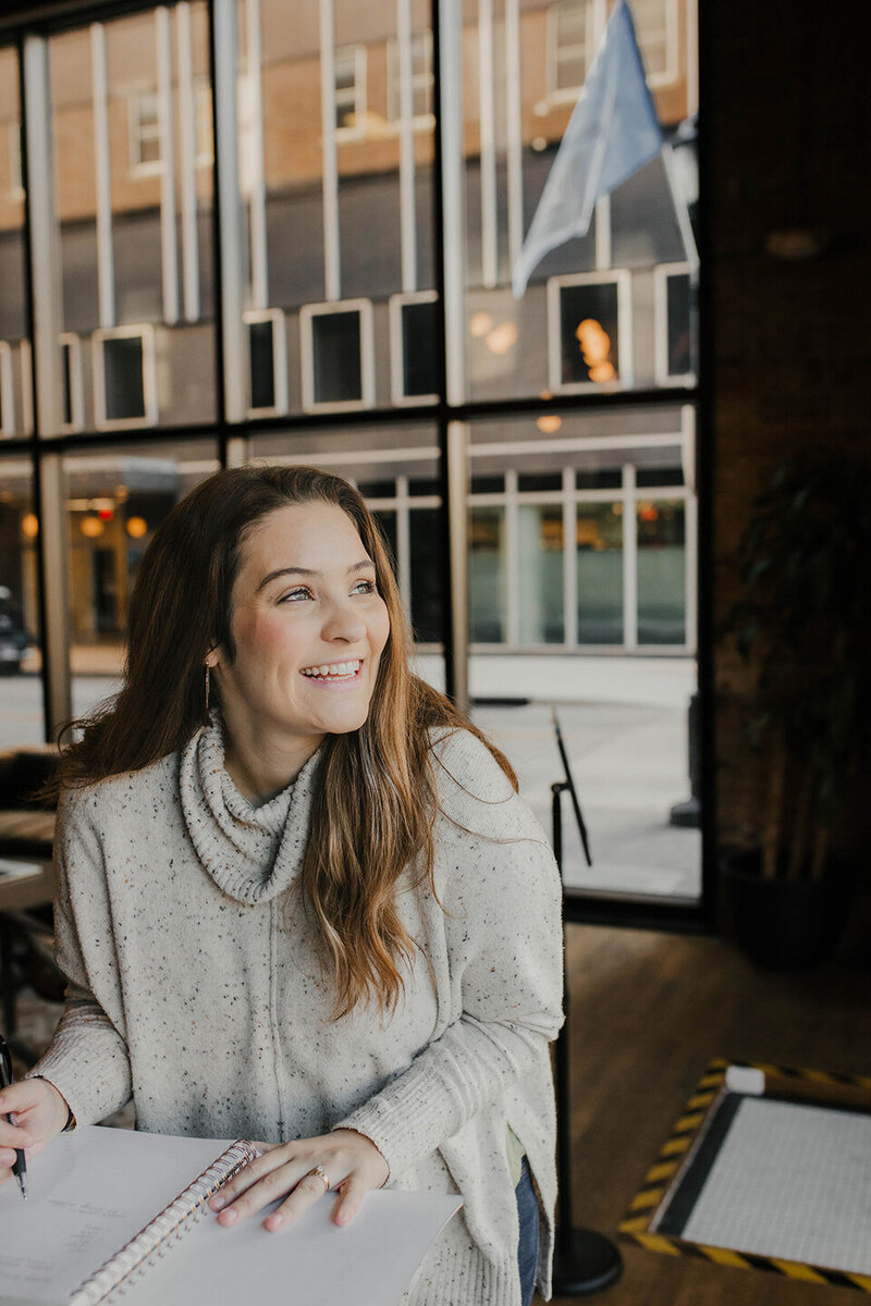 Kelly Hackett - Branding and Website Designer