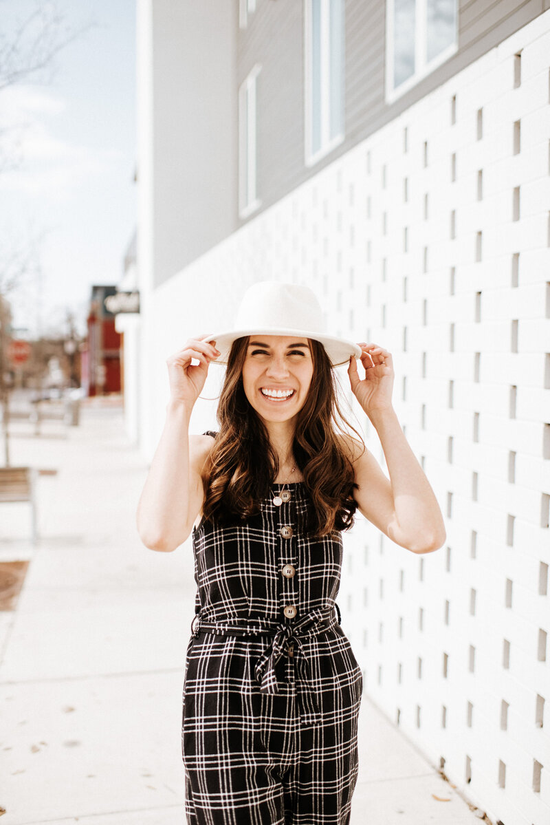 About | Jenessa Wait | Handlettering Artist