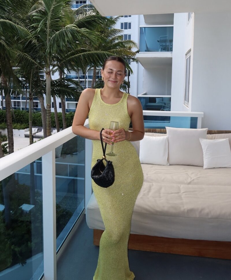 About — CLARA PEIRCE / Content Creator