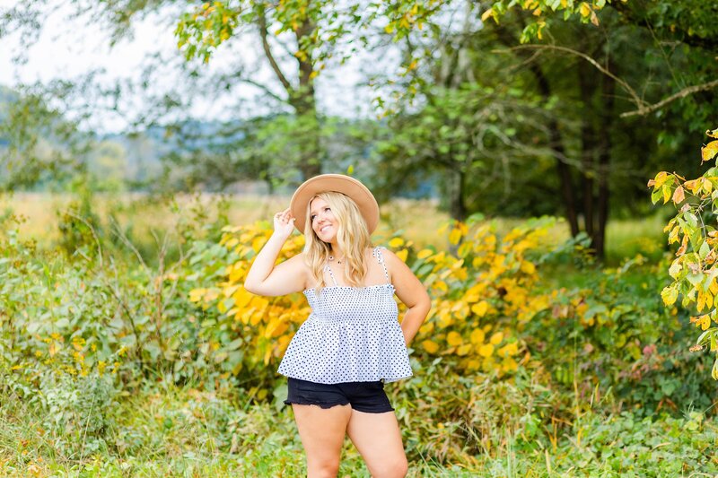 Tracy Waldrop Photography - Asheville Senior Photographer