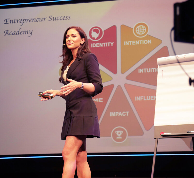 Home [lauratynan.com]