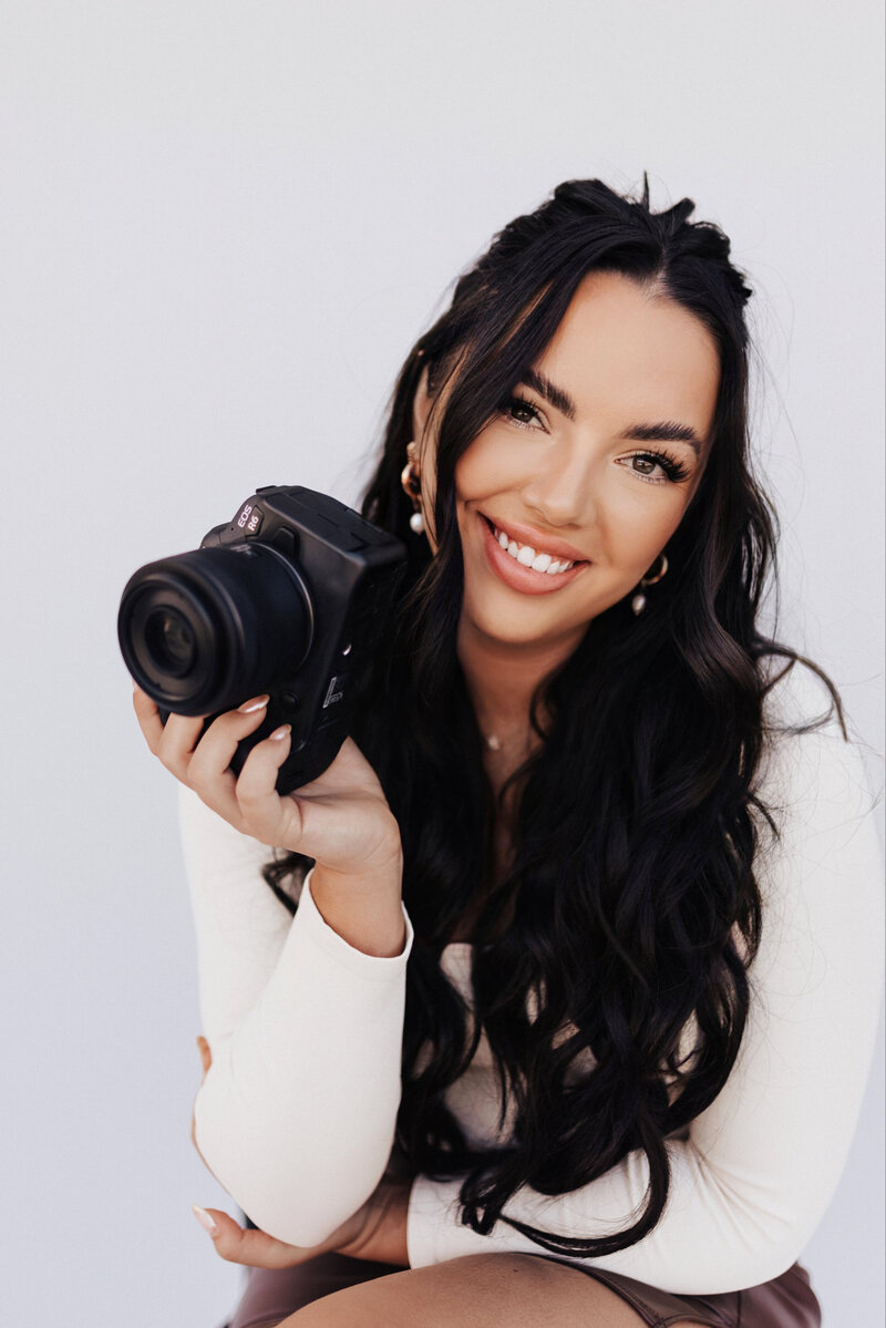 About- Utah Wedding + Elopement Photographer Hannah Mack