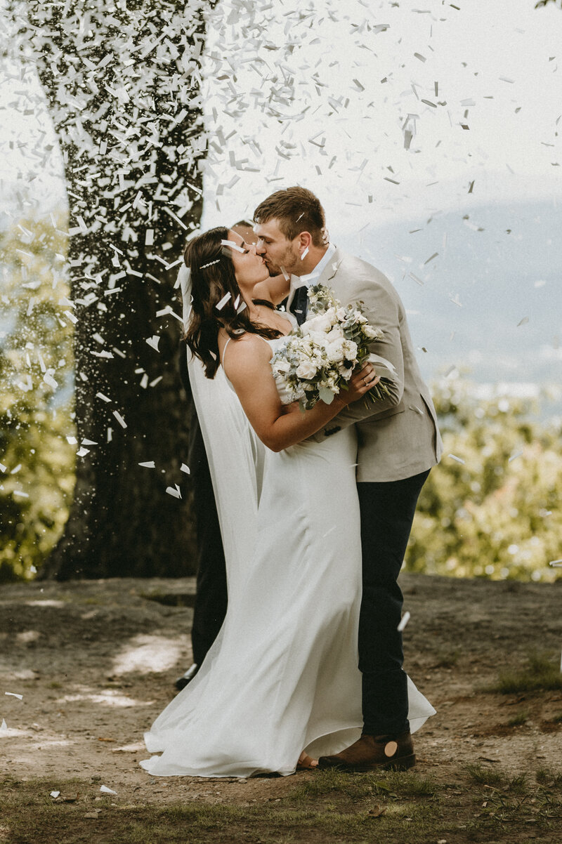 Home [enchantedauraco.com]